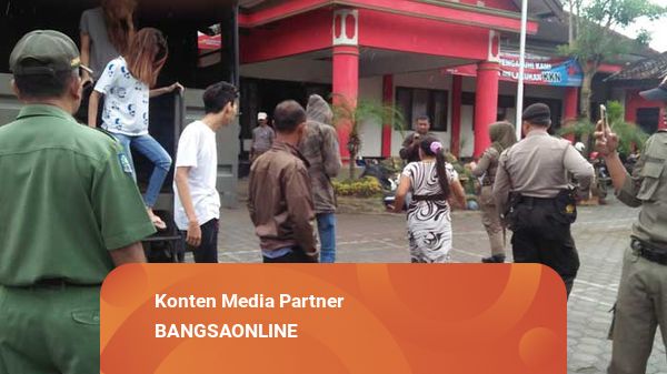 Razia Kos-Kosan, Satpol PP Kota Blitar Ciduk Delapan Pasangan Mesum | kumparan.com